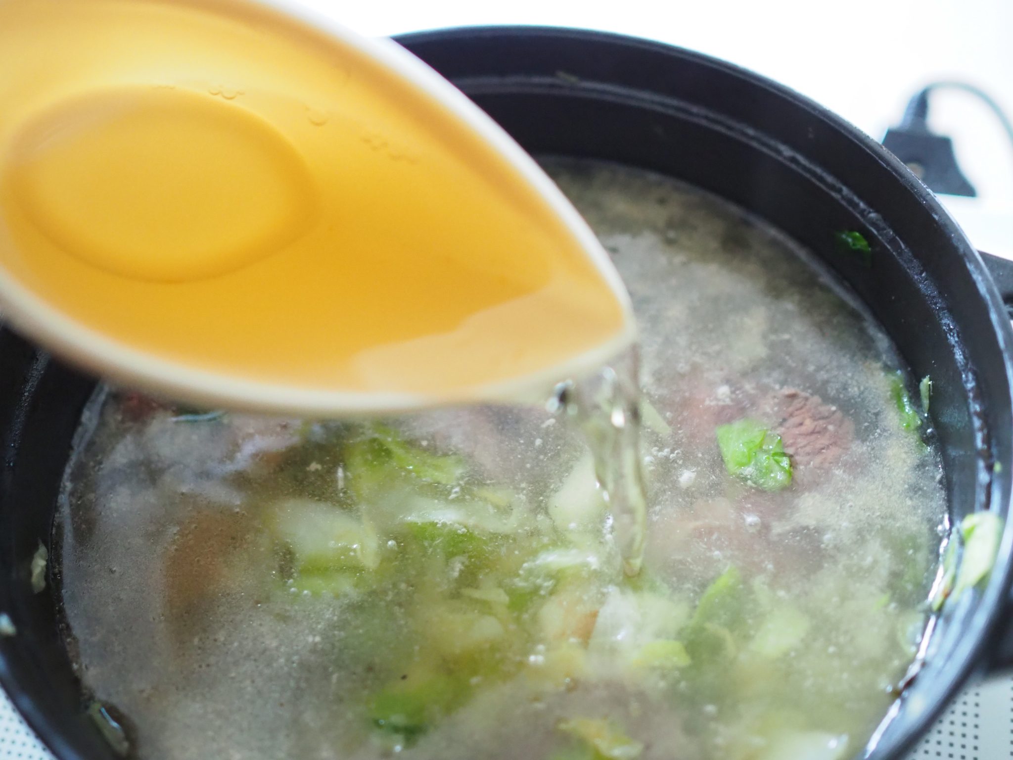 【レシピ】食べて精力をつける「牛すね肉とキャベツの塩スープ」 | ランドリーボックス